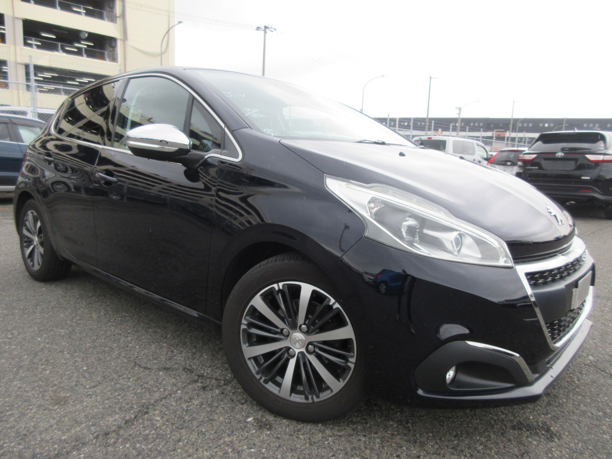 PEUGEOT 208 5DOOR | Japan Vehicle